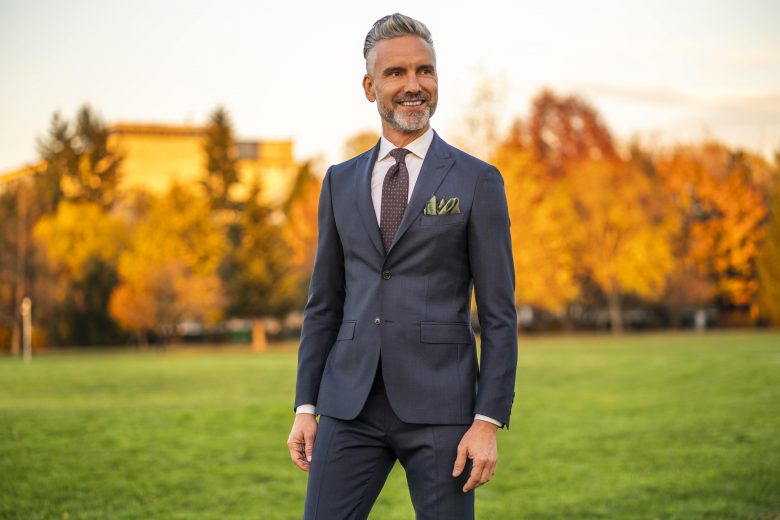 Costum de nunta pentru invitati | Ghid Tudor Tailor